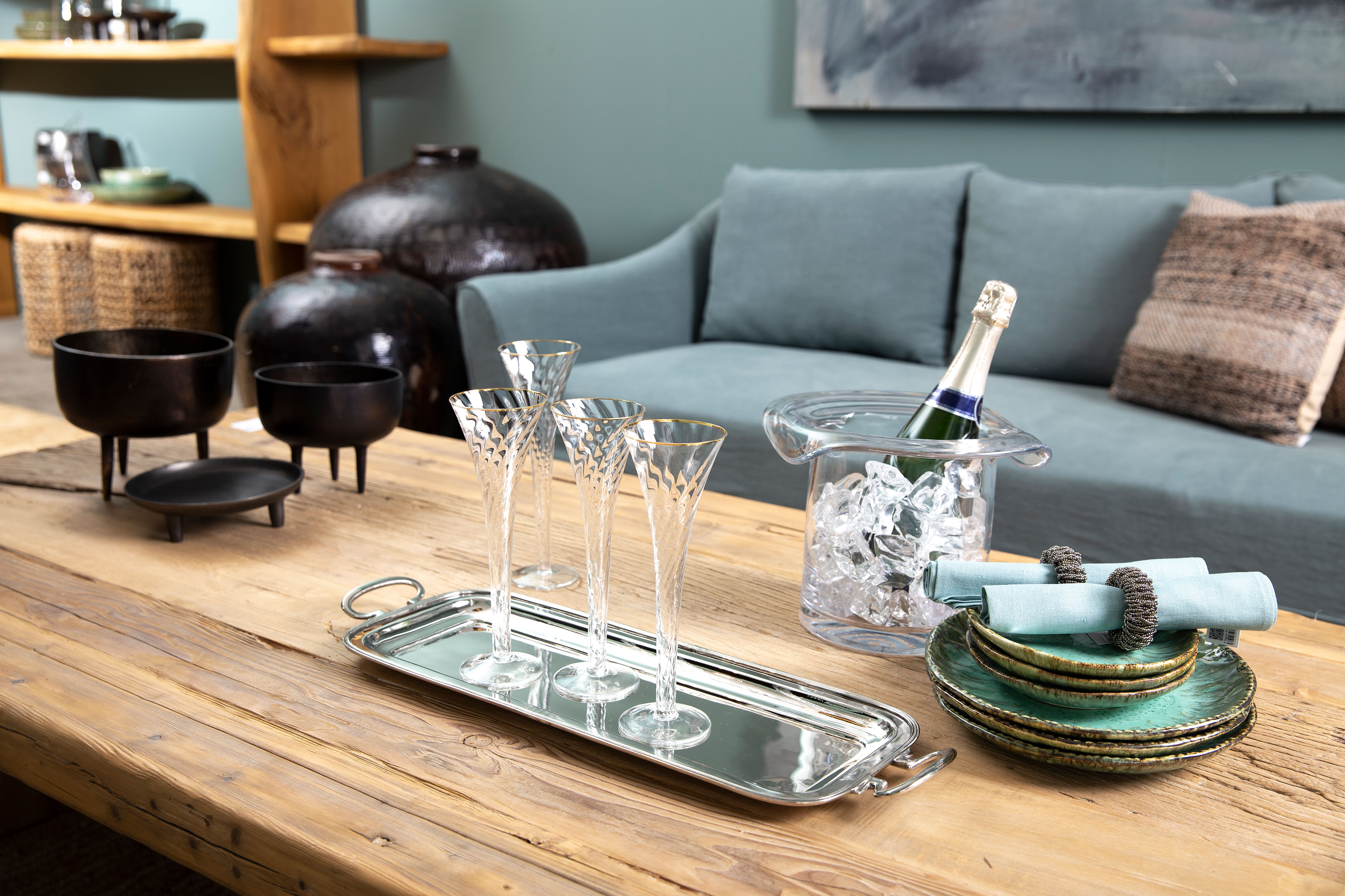 Serving and kitchen accessories - Table accessories - Crockery